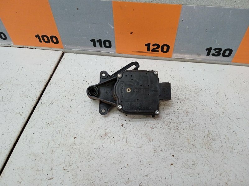 Б/У Шкода Октавия А4, Тур, Tour Моторчик заслонки отопителя Skoda Octavia 1998 A4, 1U2 242486 VAG арт. 1J0907511