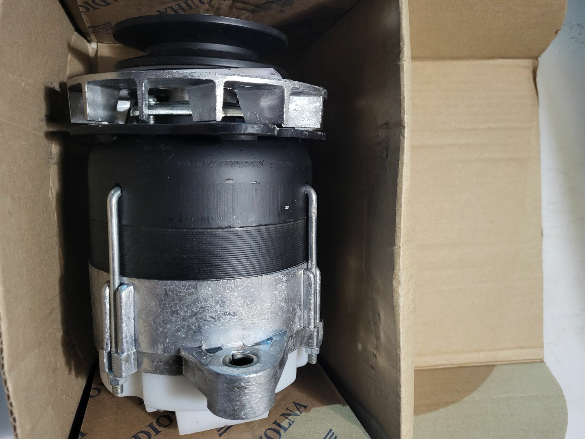 Генератор 464.3701 Радиоволна, для МТЗ, Т-50/Т-70/Т-80/Д-245, 1 шт аналог Г-700.04 Радиоволна Гродно