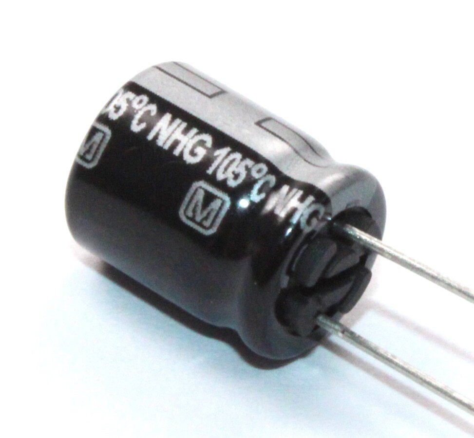 ECAP 220 мкФ / 50В (10х12.5) 105°C (2000ч.), Конденсатор электролитический, Panasonic, low imp.