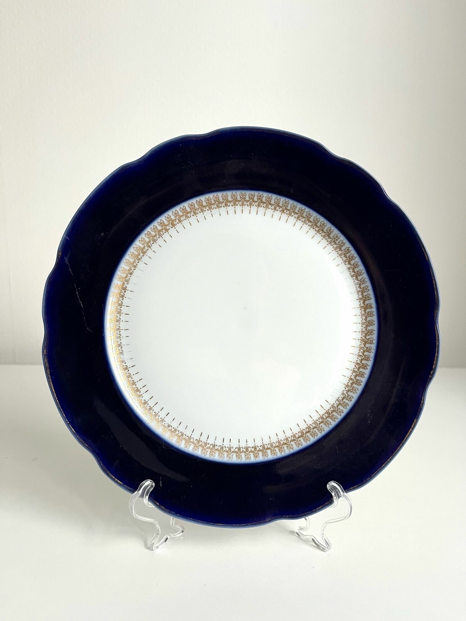 Тарелка "Орнамент" Позолота. Кобальт. Кузнецов. До 1917 года. По краям стерта позолота. Диаметр: 22 см