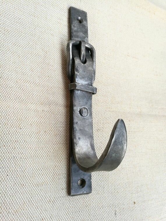 Кованая вешалка крючок настенный без покраски