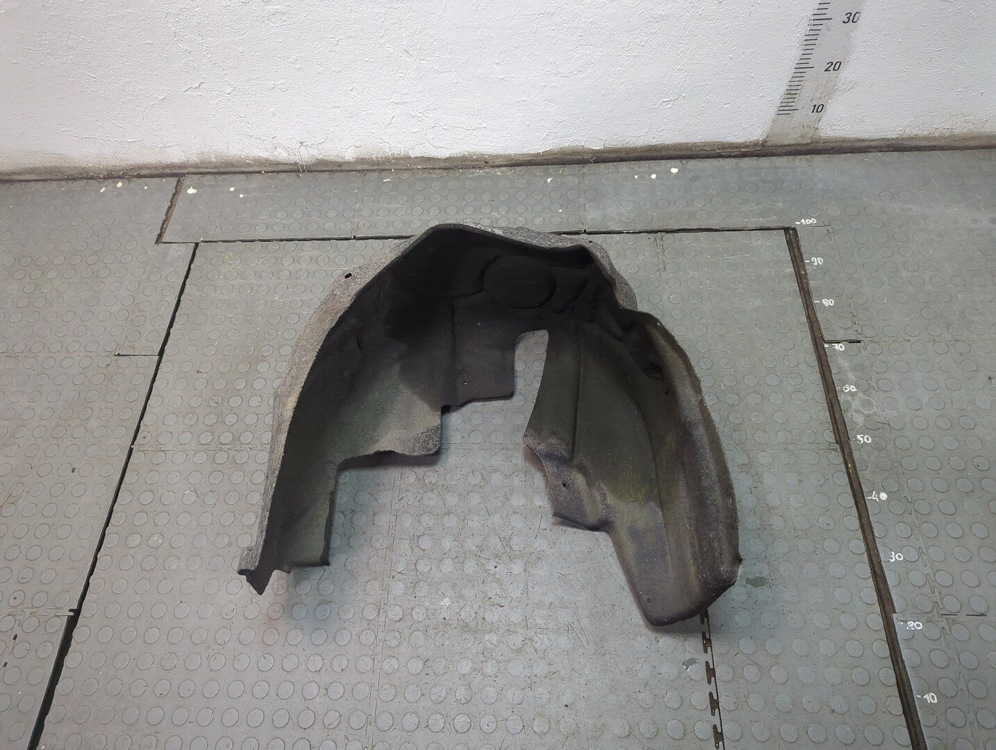 Защита арок (подкрылок) левая задняя Audi A3 (8V) e-tron Б/У