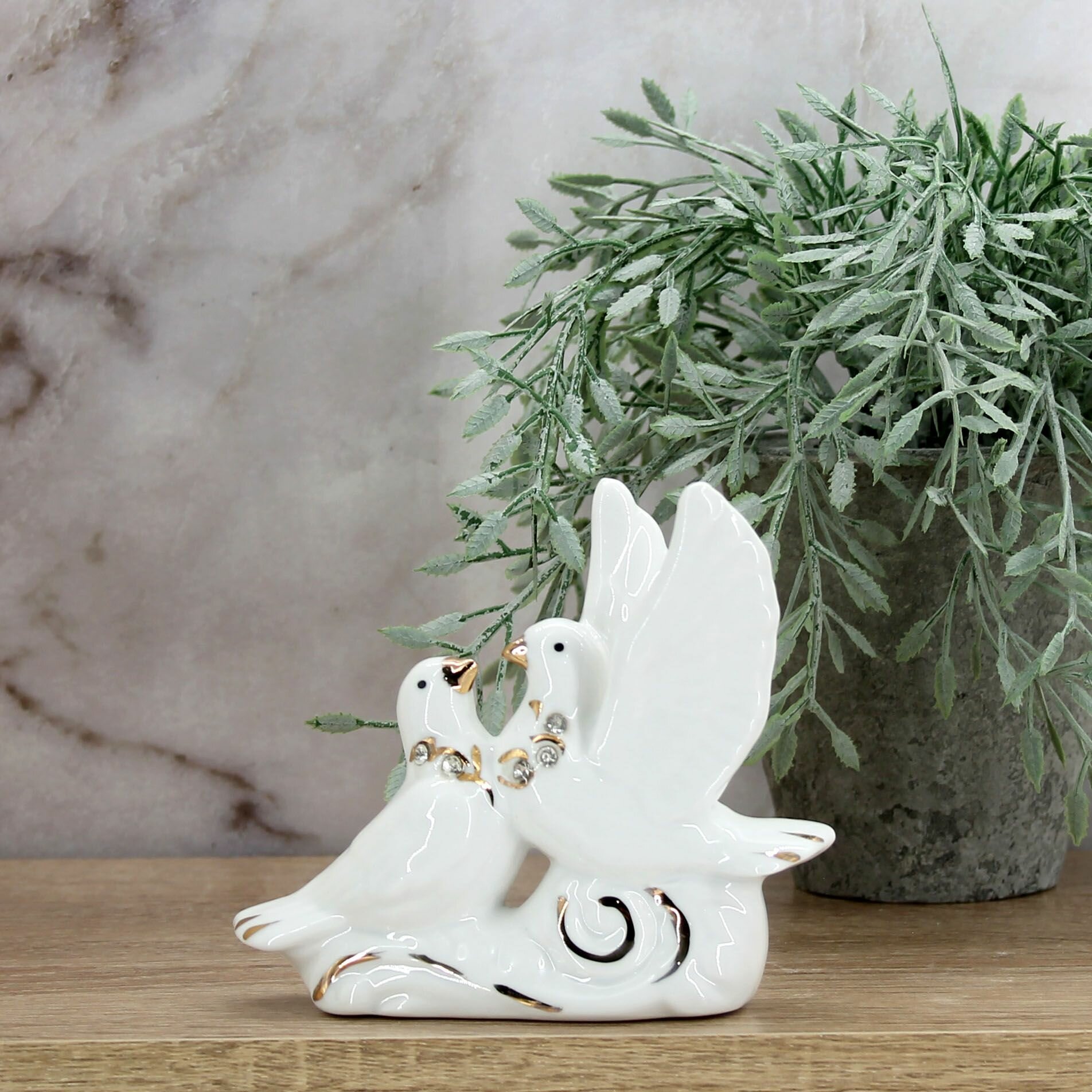 Интерьерная статуэтка Влюбленные голуби , 8.5 см , фарфор , цвет белый