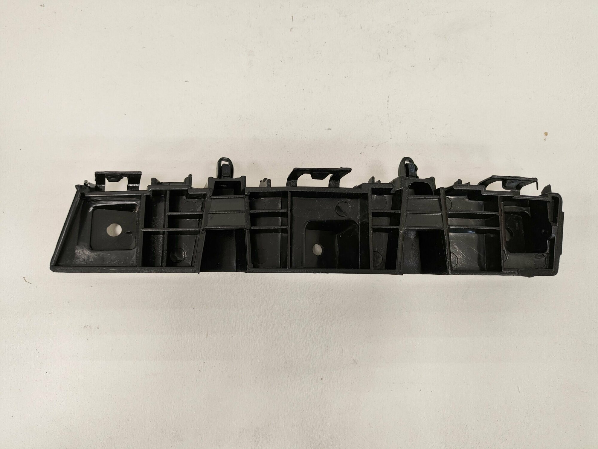 Кронштейн бампера переднего левого Changan CS35 [1.6 16V 5MT внедорожник] S1011002200