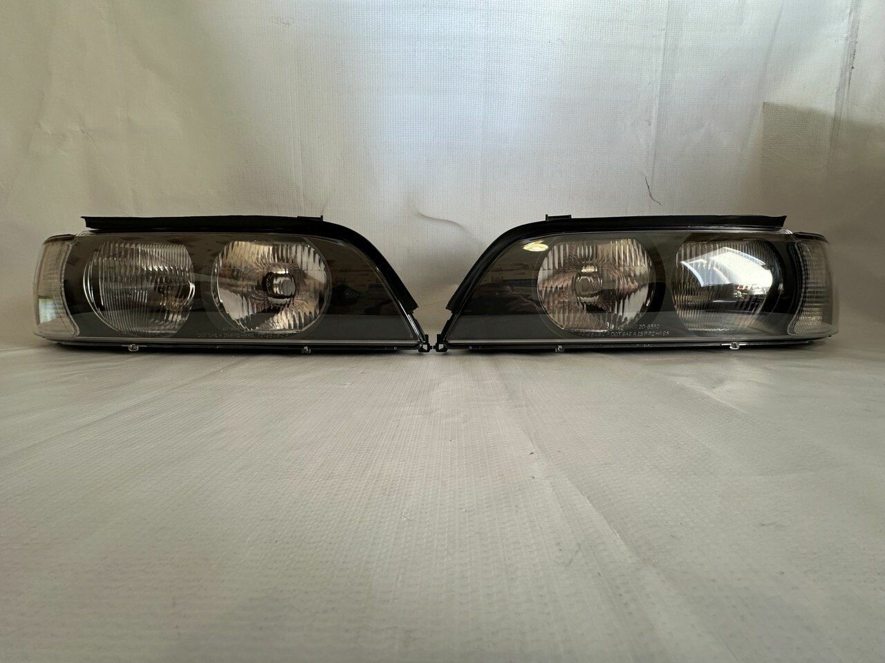 Фары BMW E 39 с 95-00 комплект TYC С белым указателем поворота