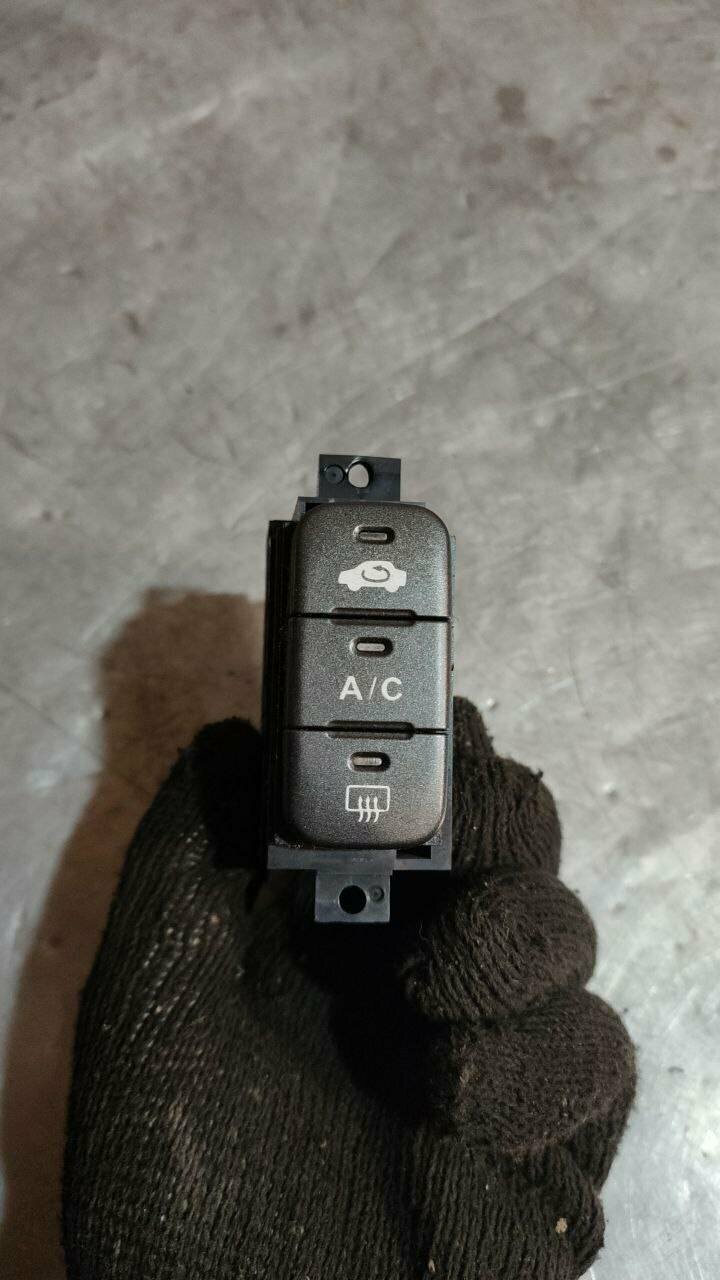 Блок кнопок Honda Civic 7 2004 3482TG110