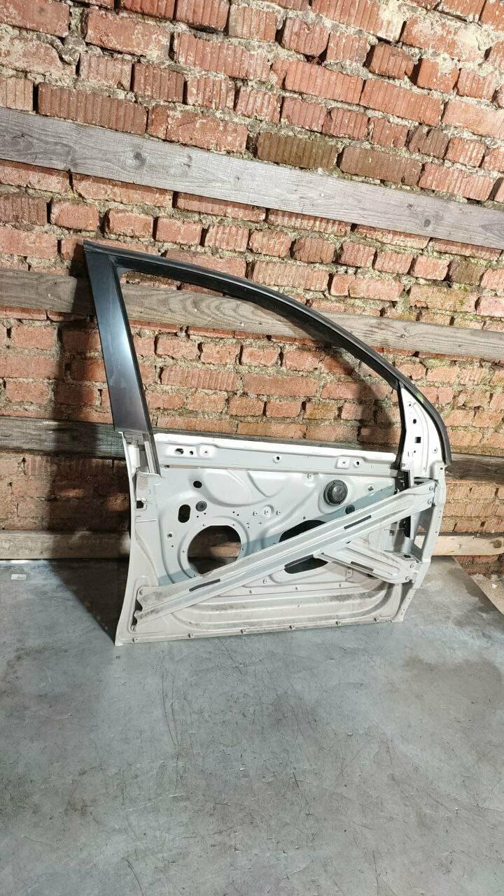 Дверь передняя правая Volkswagen Golf 5 (2003 - 2009)