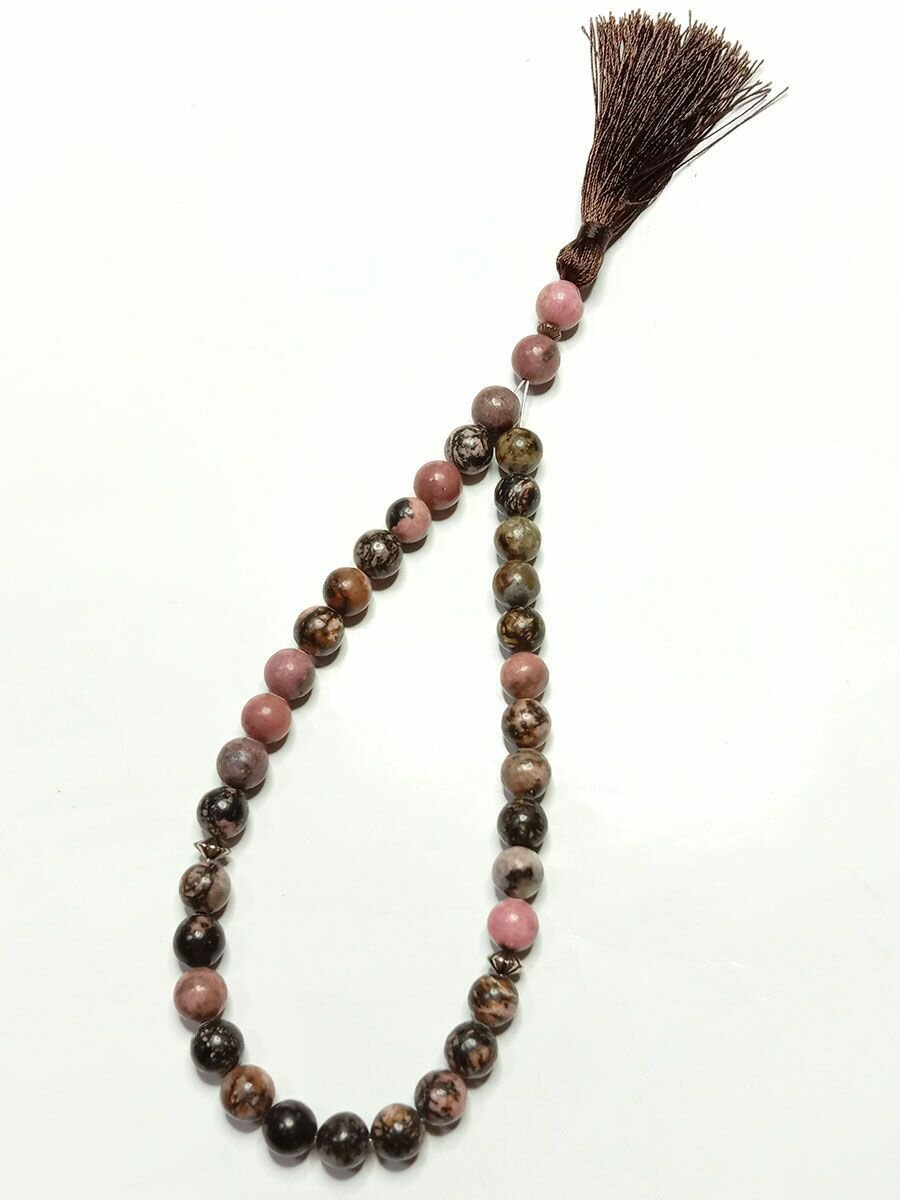 Четки из камня родонит 33 бусины 8 мм.