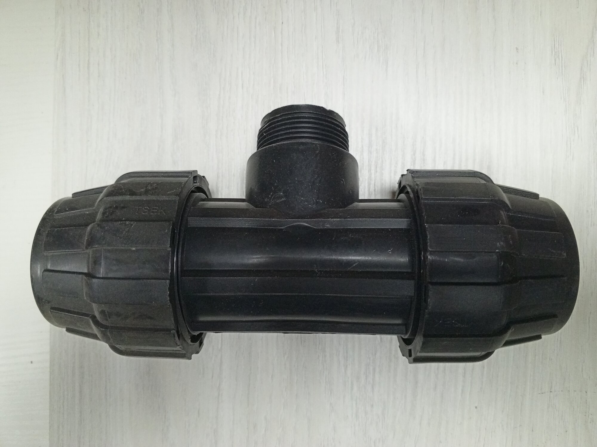 Тройник ПНД 40 х 1_1/4 х 40 наружная резьба SENKRON чёрный