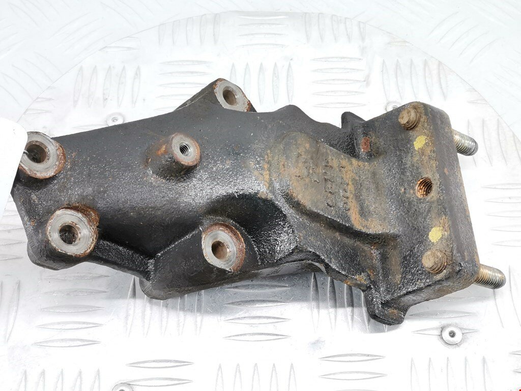 Кронштейн (крепление лапа) двигателя Daewoo Kalos арт. 1671402