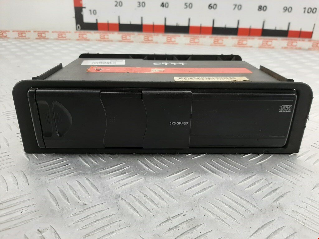 Чейнджер компакт дисков Land Rover Range Rover 3 XQE000100 арт. 794997