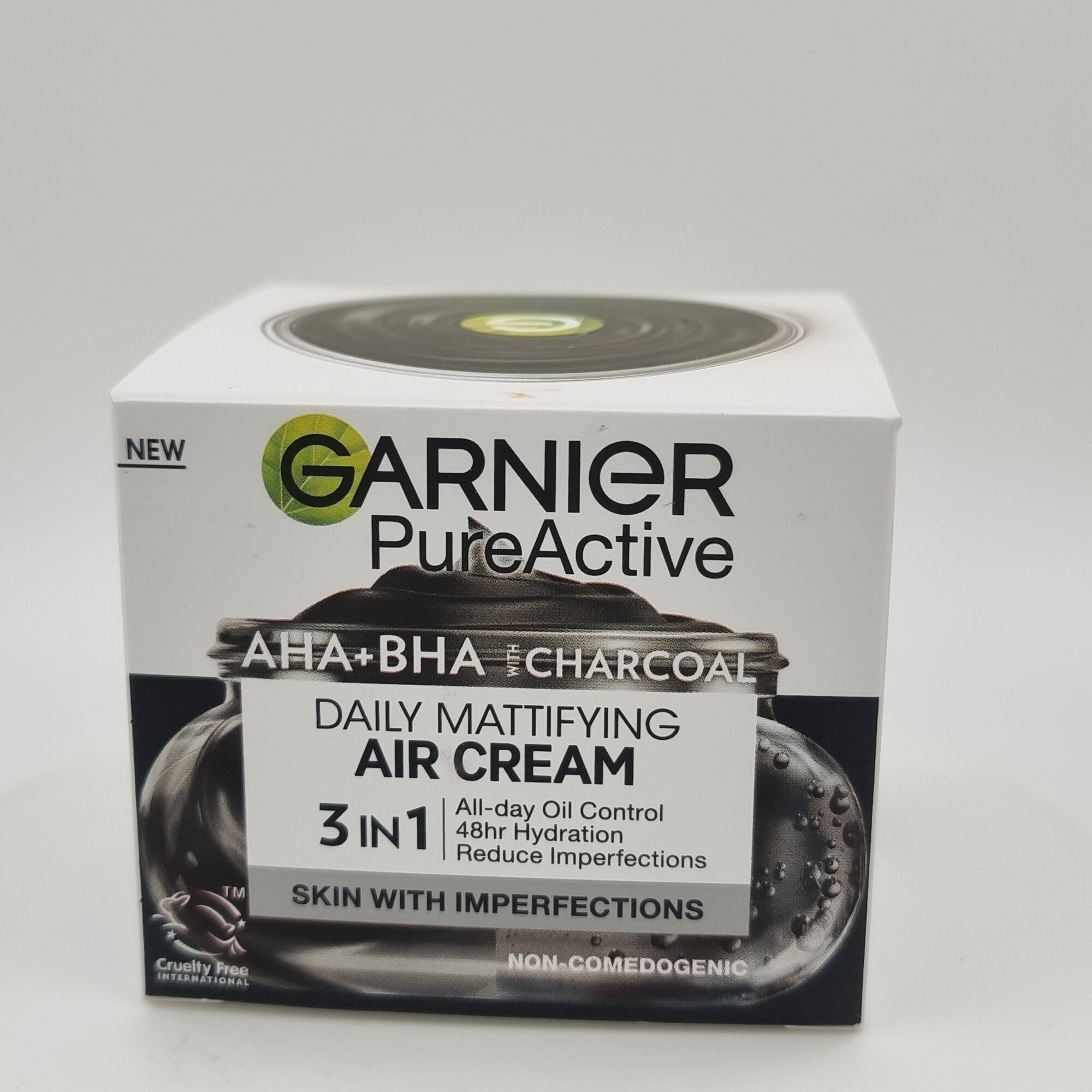 Матирующий легкий крем Garnier для жирной кожи, с AHA/BHA кислотами и древесным углем, 50 мл (Франция)