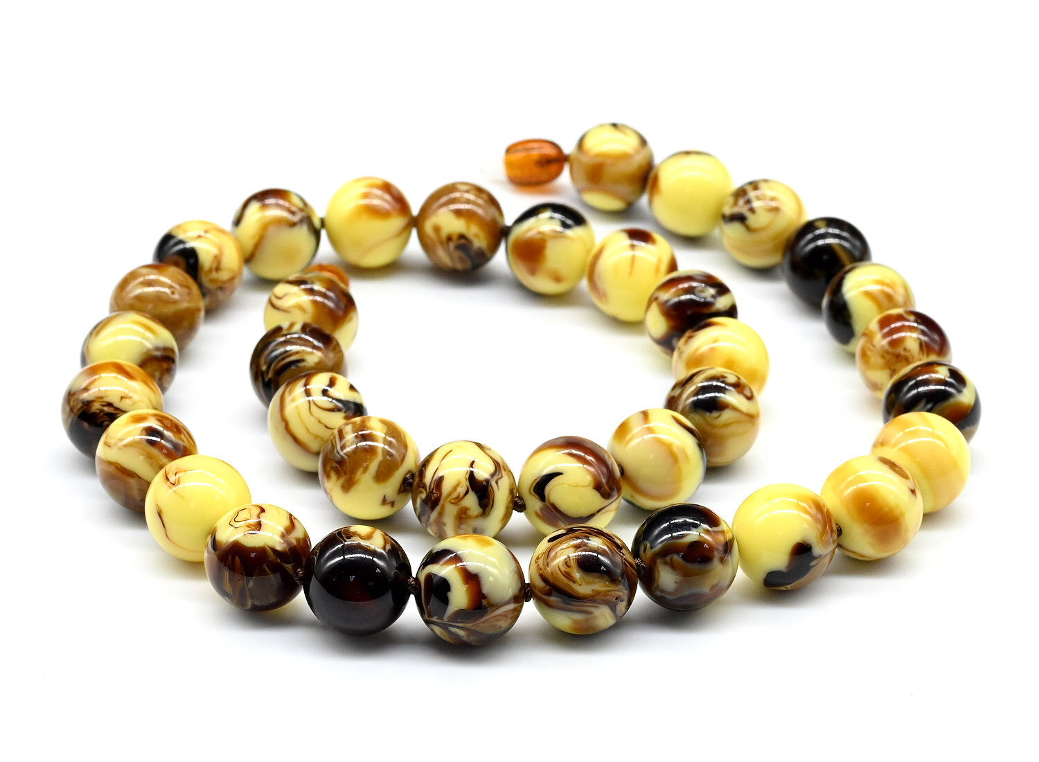 Бусы, янтарь