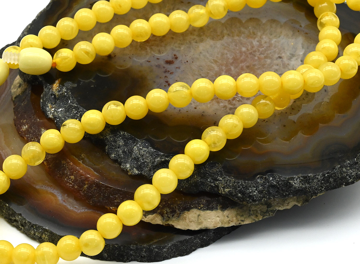 Бусы, янтарь