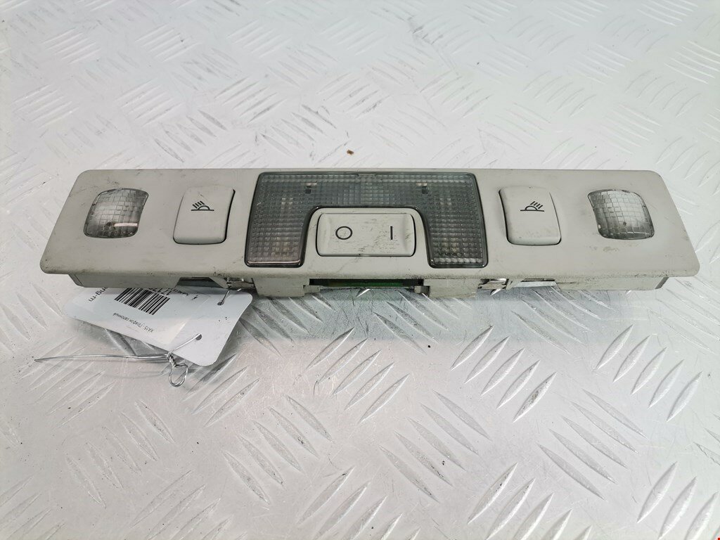 Плафон салонный Audi A6 C5 4B0947111 арт. 1717684