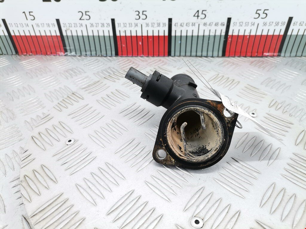 Корпус термостата Volkswagen Golf 5 68000804AB арт. 1808304