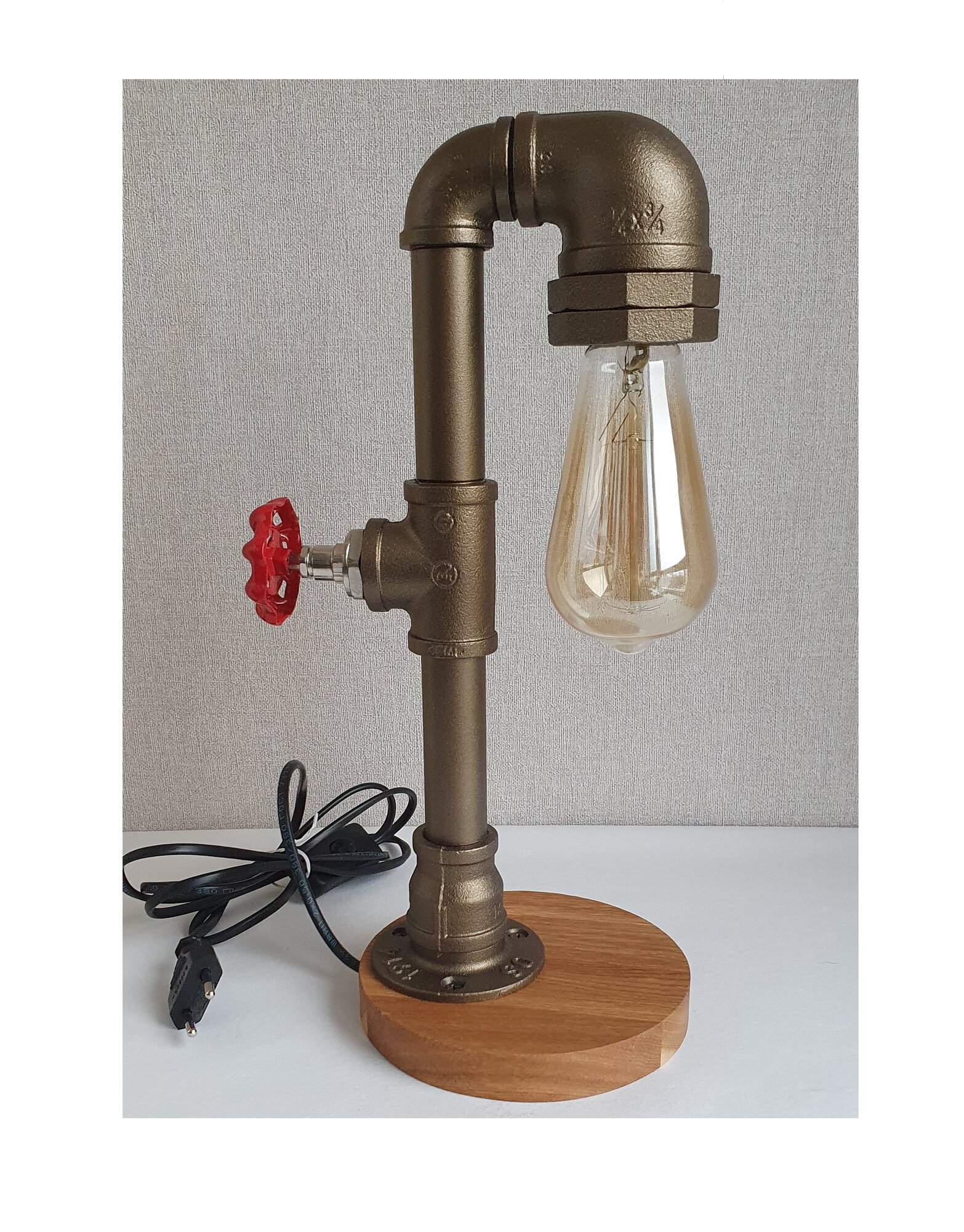Настольная лампа в стиле лофт (Loft). Оригинальный светильник ручной работы.