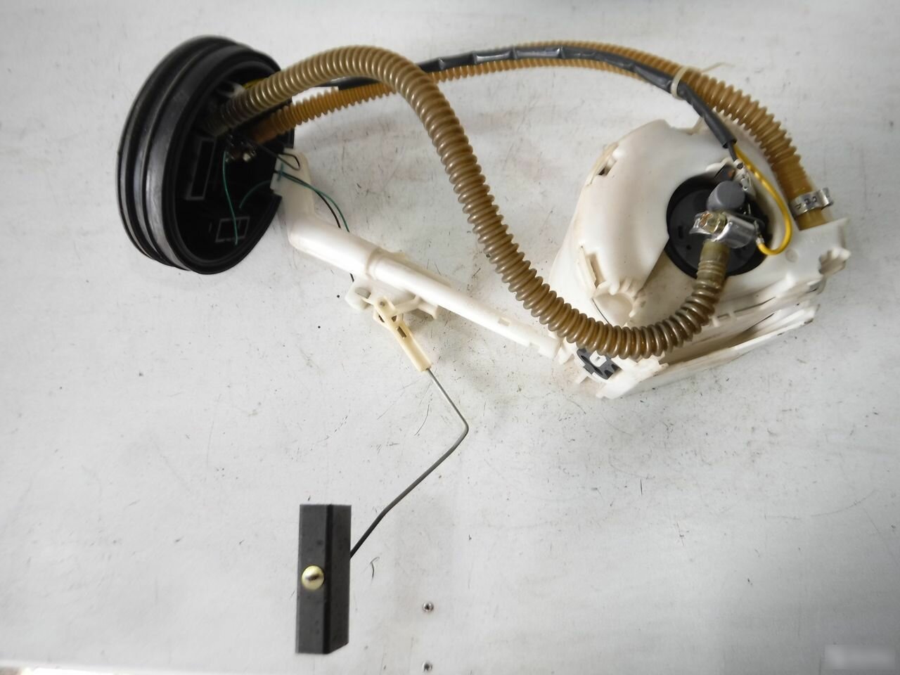 Насос топливный электрический Volkswagen Golf Mk3 (1991—2000) 1H0919051K