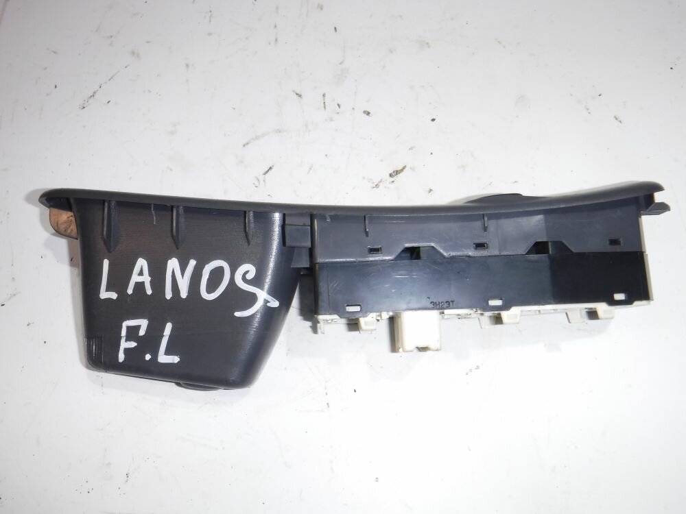 Блок управления стеклоподъемниками Chevrolet Lanos 96279332