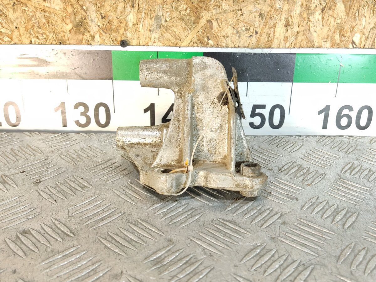 Кронштейн RENAULT Megane 2003 2009 8200193773