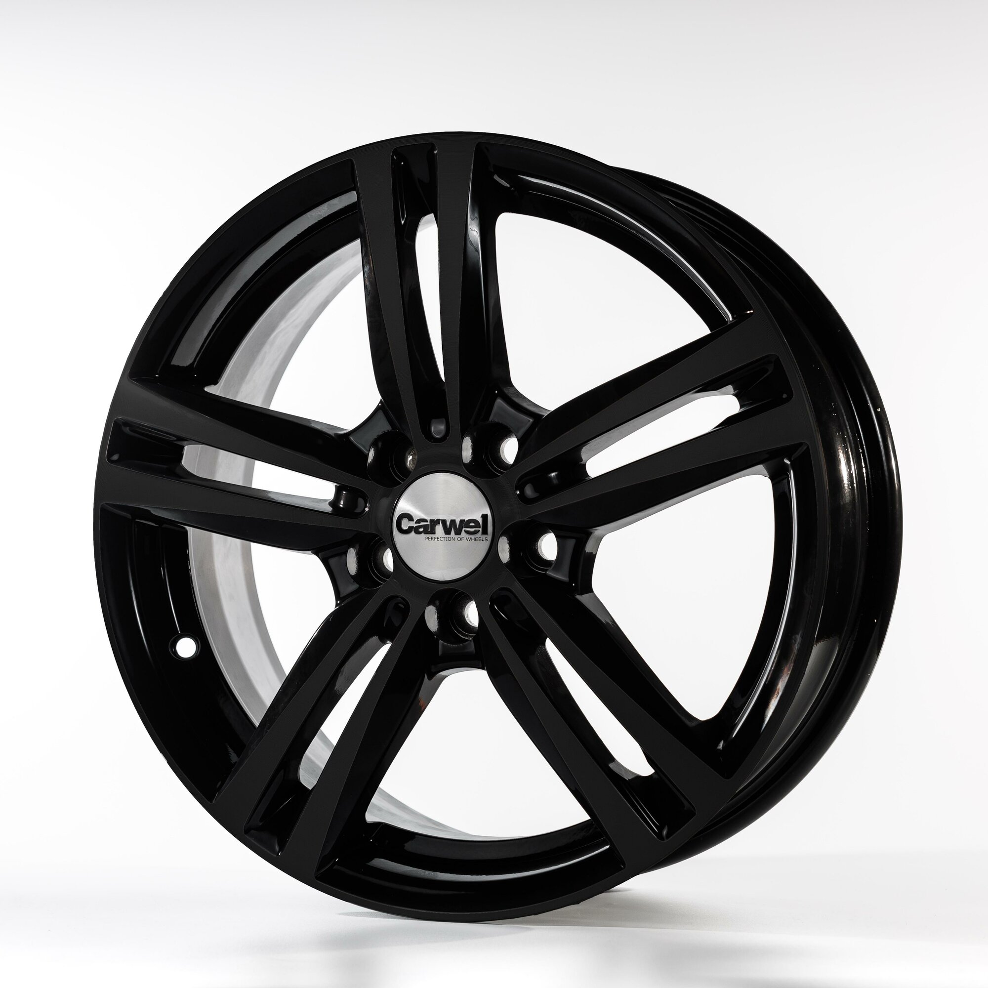 Диск автомобильный литой Carwel Амут 217 16x6 5x100 et38 dia57.1 Чёрный глянцевый
