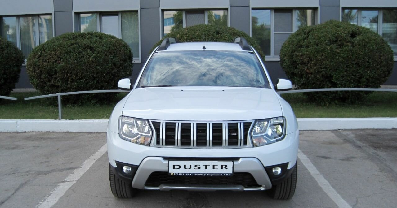 Решетка радиатора Renault Duster "Dakar" (серебристо-чёрная)