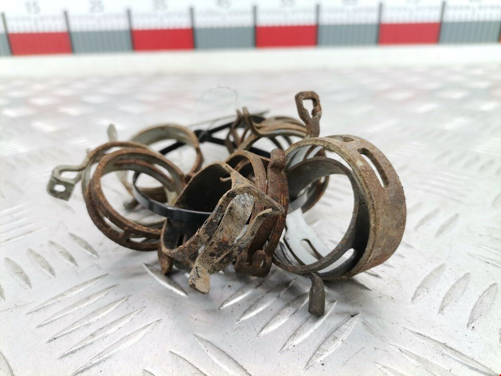 Хомут металлический Volkswagen Golf 4 11617798304 арт. 1767865