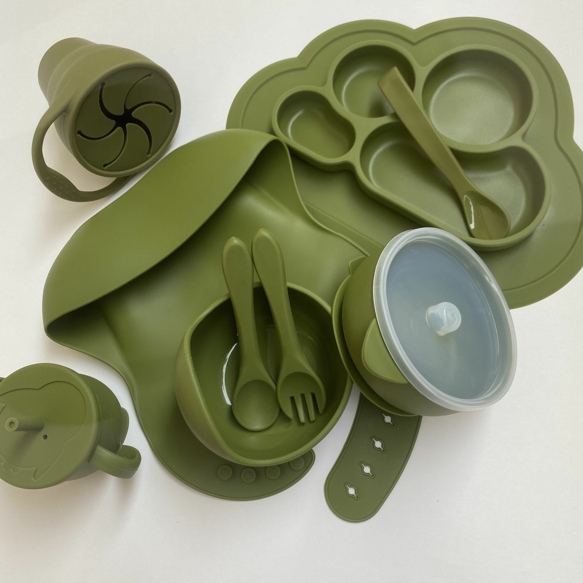 Набор детской посуды на присосках из пищевого силикона