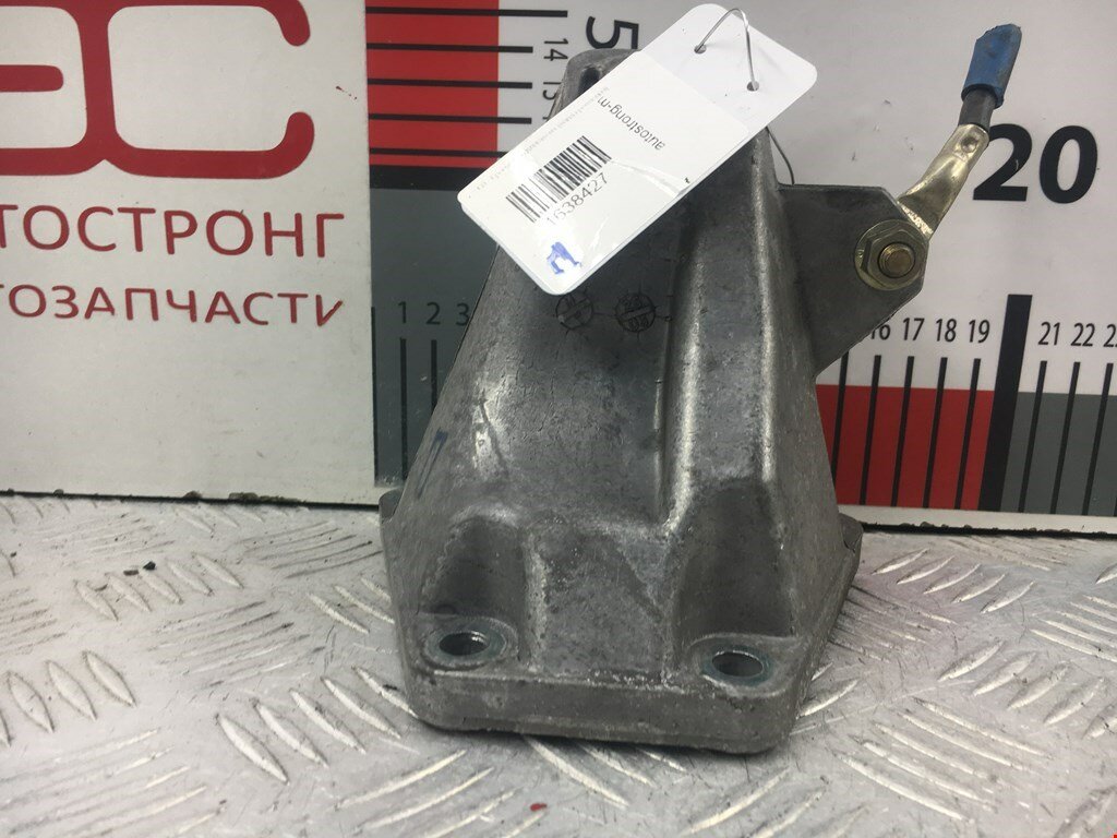 Кронштейн (крепление лапа) двигателя Audi A6 C5 8D0199308D арт. 1638427