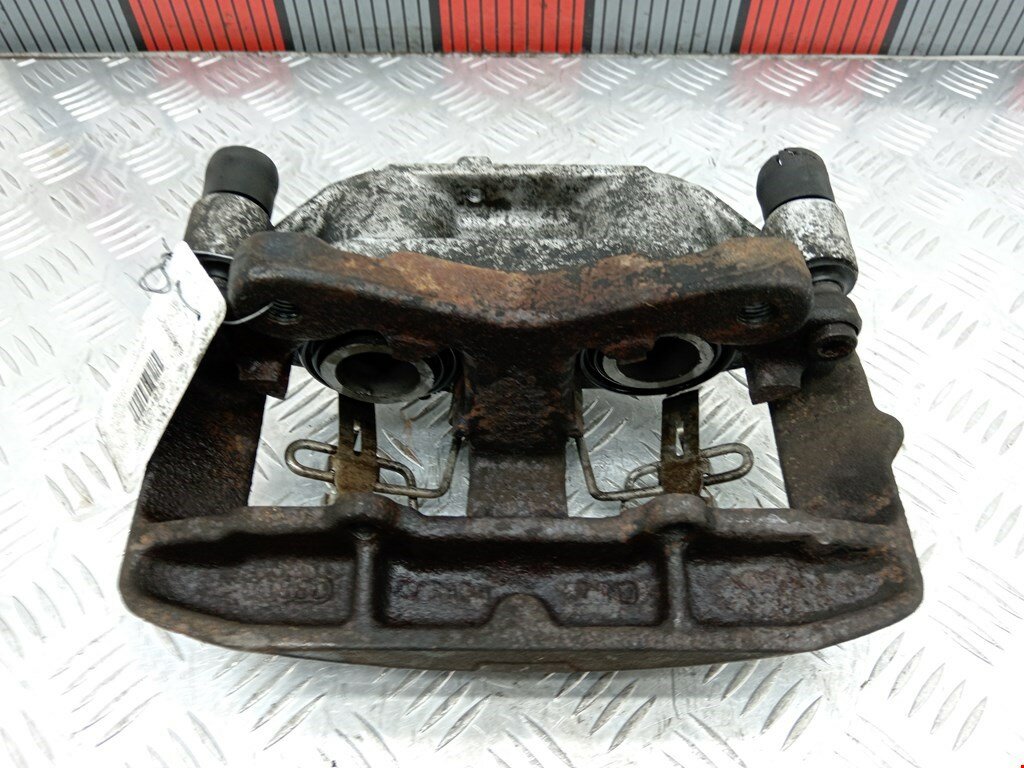 Суппорт передний правый Volkswagen Passat 5 GP 8E0615124A арт. 1754975