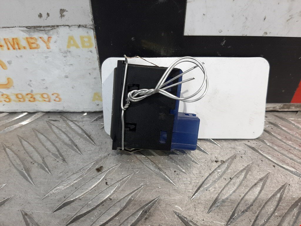 Кнопка открытия багажника BMW X5 (E53) 61318365579 арт. 991265