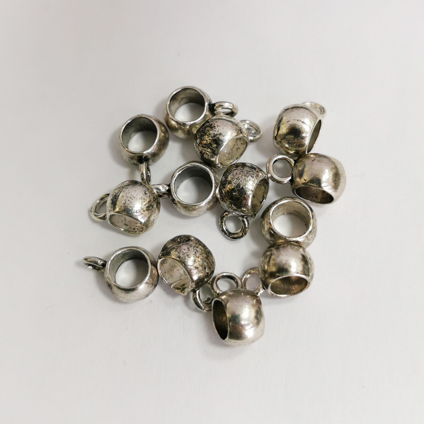 Держатель, 11х5мм, бочонок гладкий, базовый материал - цинковый сплав, посеребренный с чернением, 2 шт.