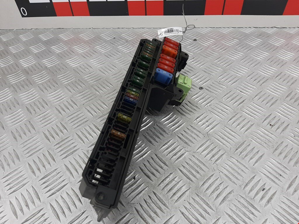 Блок предохранителей BMW 5-Series (E60/E61) 61146932452 арт. 502883