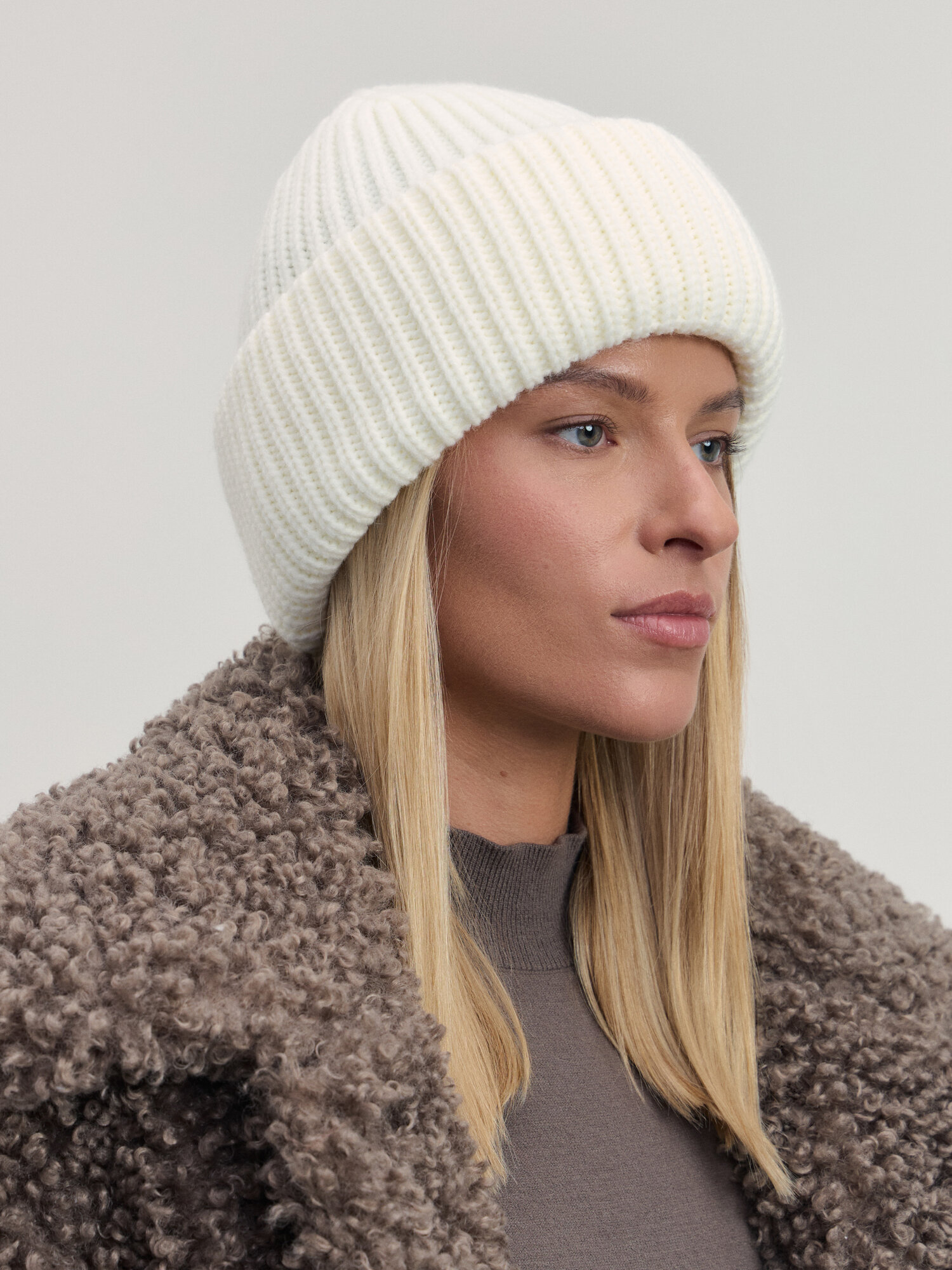 Шапка для женщин