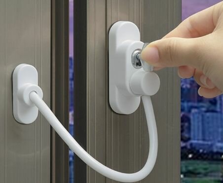 Блокиратор окна для безопасности детей, замок на окно с тросиком, оконный блокиратор, цвет белый (4шт)