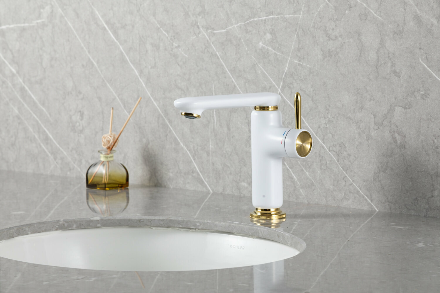 Смеситель для раковины (умывальника) GAPPO G1009-83 белый, золотой сатин, d40, латунь, гайка