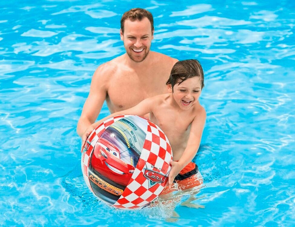 Детский надувной мяч Тачки INTEX, 61 см