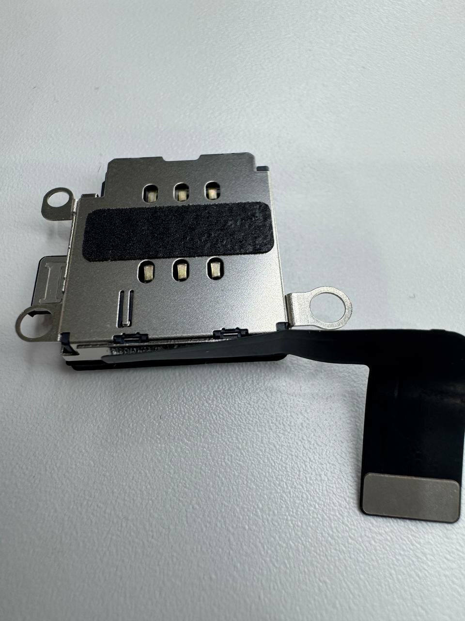 Apple iPhone 14 шлейф с разъёмом SIM оригинал (снятый)
