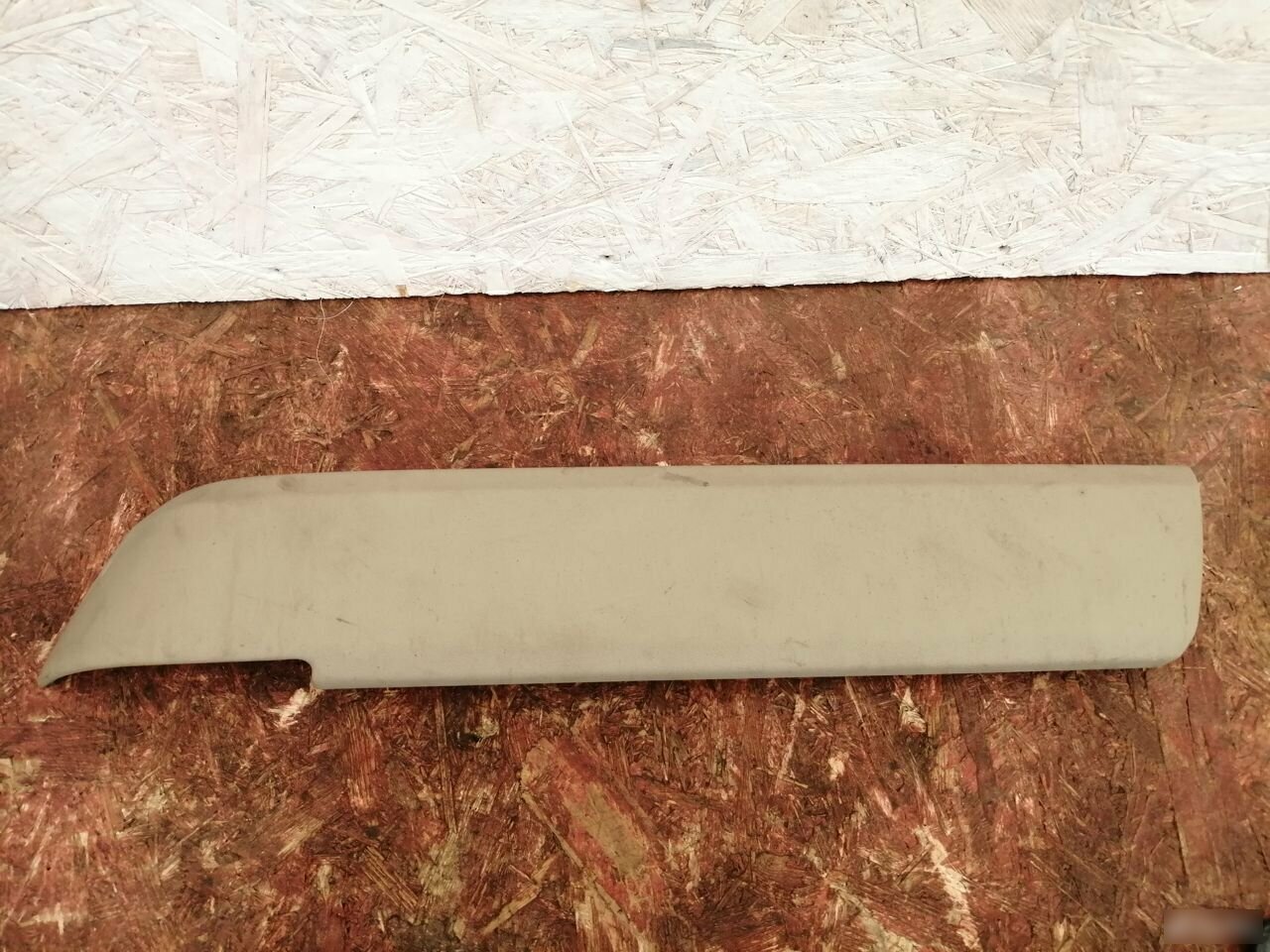 Накладка обшивки двери передняя правая Land Rover Range Rover Sport II (2013—2017) DK6223963A