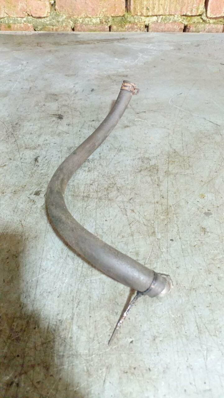 Патрубок охлаждения Dodge Caravan 4 (2000 - 2007)