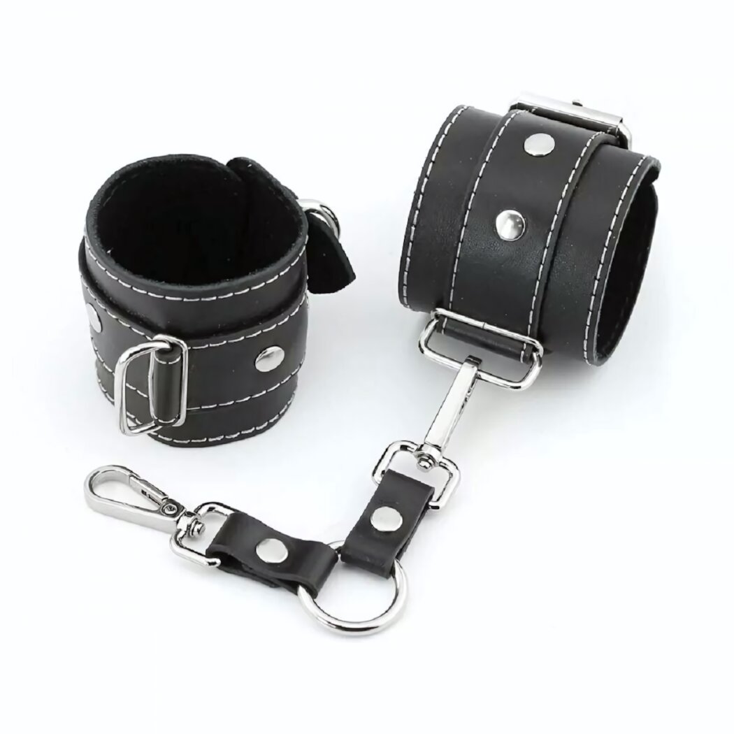 Наручники кожаные черные, ширина 6см, регулировка 14-19см, с карабинами
