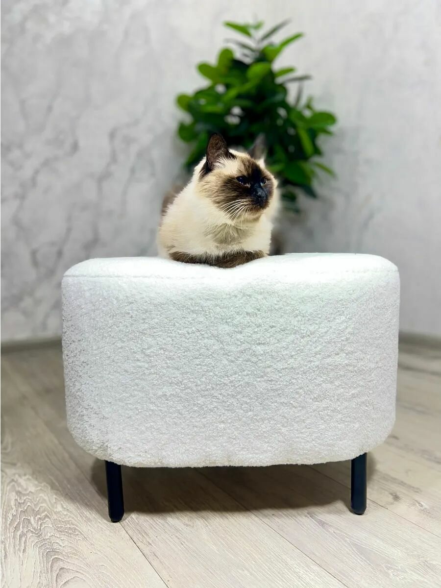 Пуф в прихожую овальный, букле, белый, черные ножки