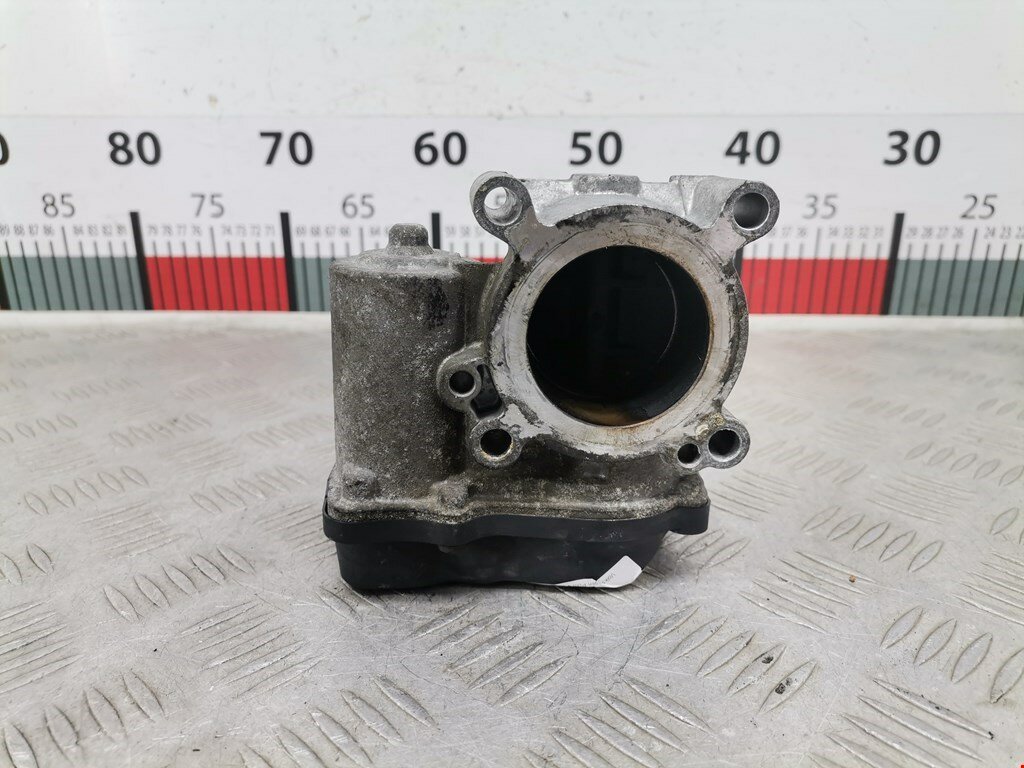 Заслонка дроссельная Volkswagen Polo 4 03D133062E арт. 2216810