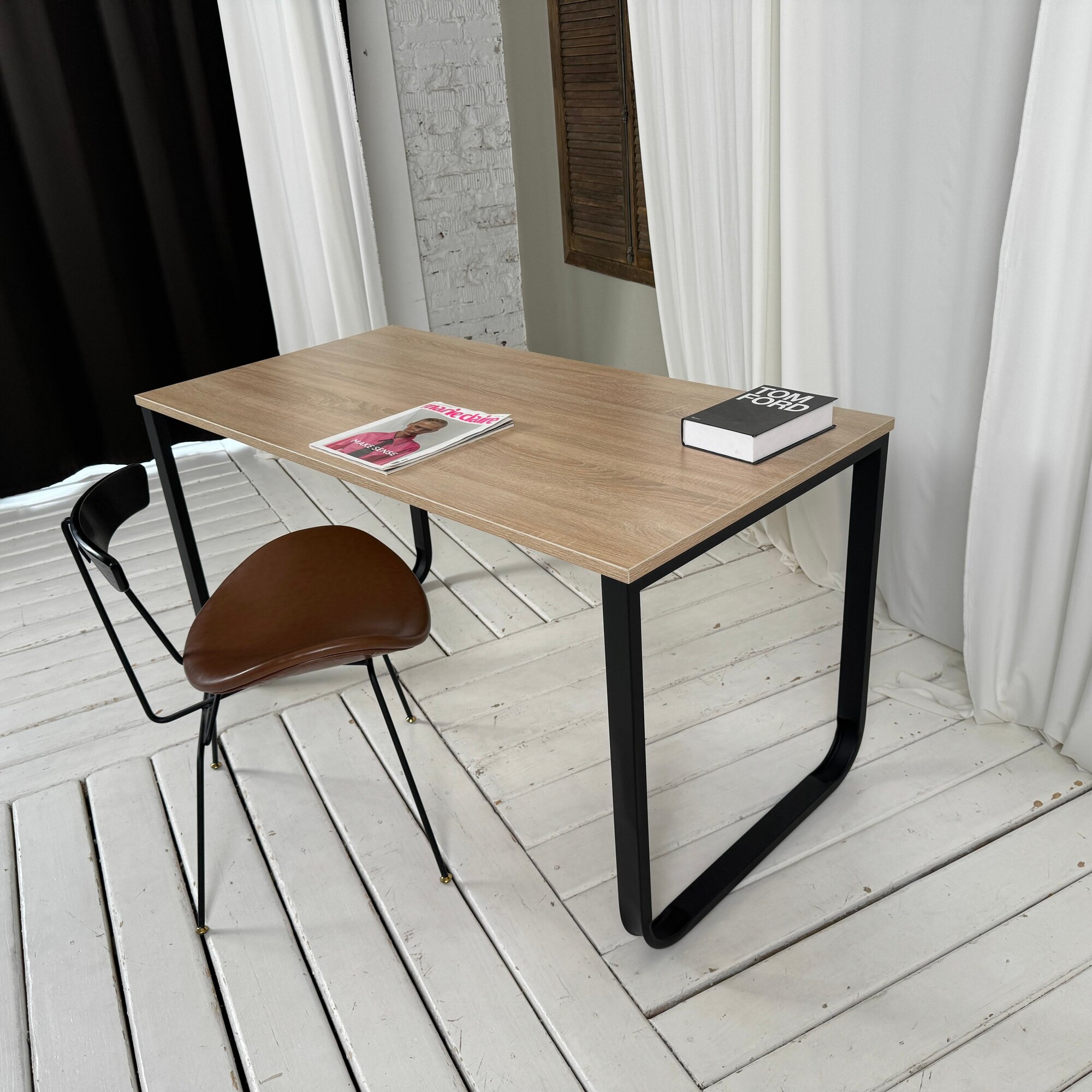 Письменный стол Дуб 140*80 см.