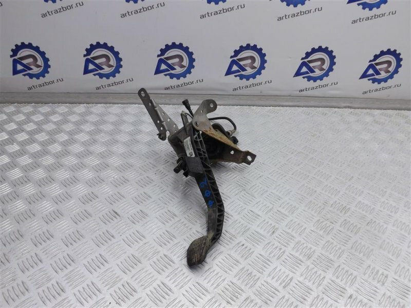 Б/У Педаль сцепления Ford Focus 2 / Форд Фокус 2 1.6 SHDB 100Л.С. 2007