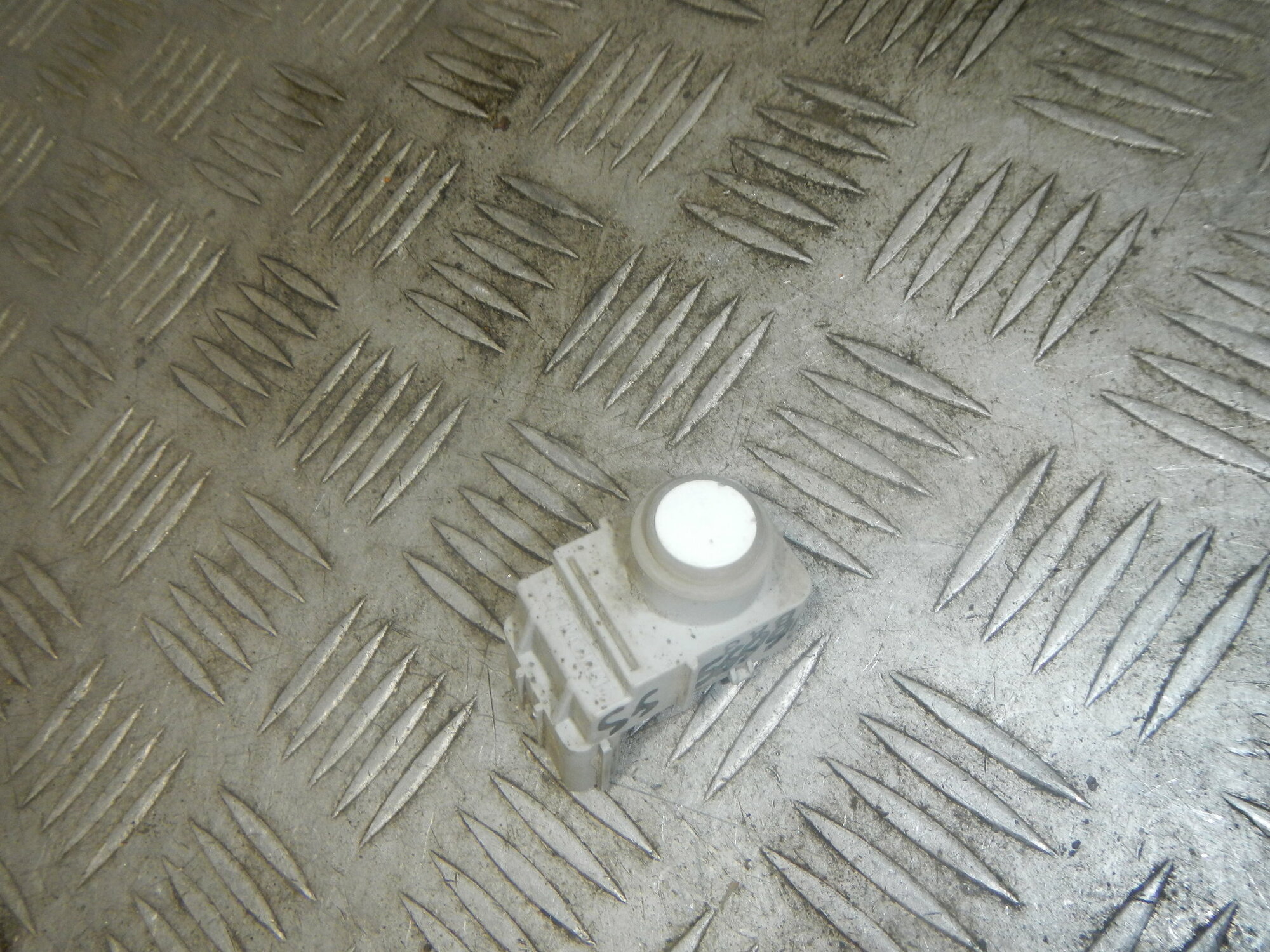 Б/У Датчик парковки, Hyundai (Хендэ)-SOLARIS (10-) HYUNDAI SOLARIS (10-) Скол. 569950 Hyundai-KIA арт. 957201R000PGU