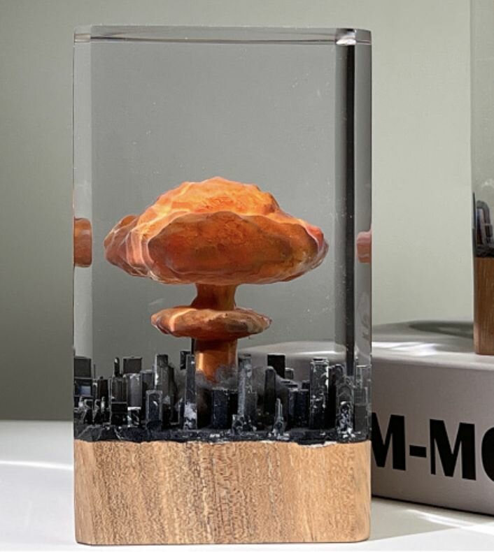 Лампа ядерного взрыва "Грибное облако". Лампа ядерного взрыва "Грибное облако".