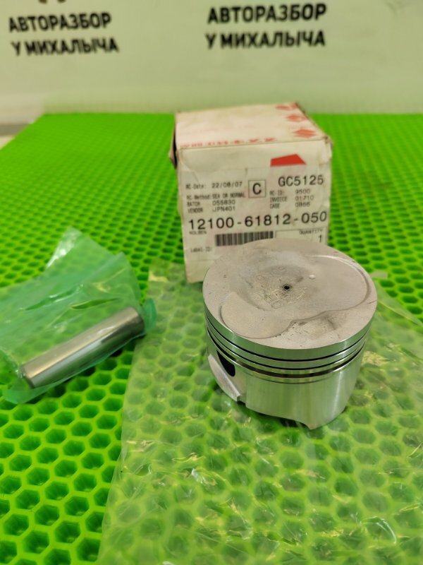 Поршень двигателя Suzuki Wagon R Plus MM 1999-2006 1210061812050