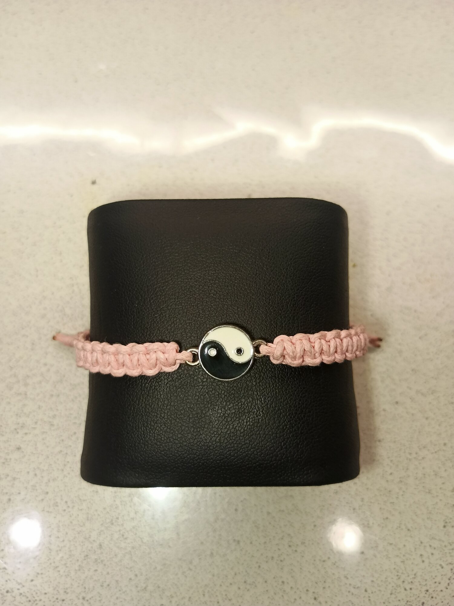 Плетеный браслет