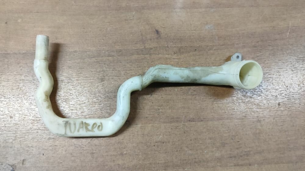 Горловина бачка омывателя VW Touareg II 7L5955463A